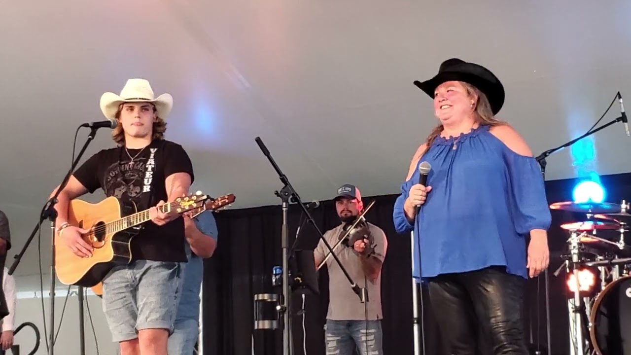 Patricia Caron et sa famille au Festival Country de Notre-Dame de ...