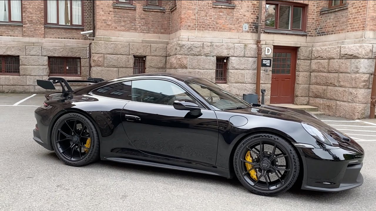 PORSCHE 911 GT3 (992) Black walkaround - outside - engine on - YouTube