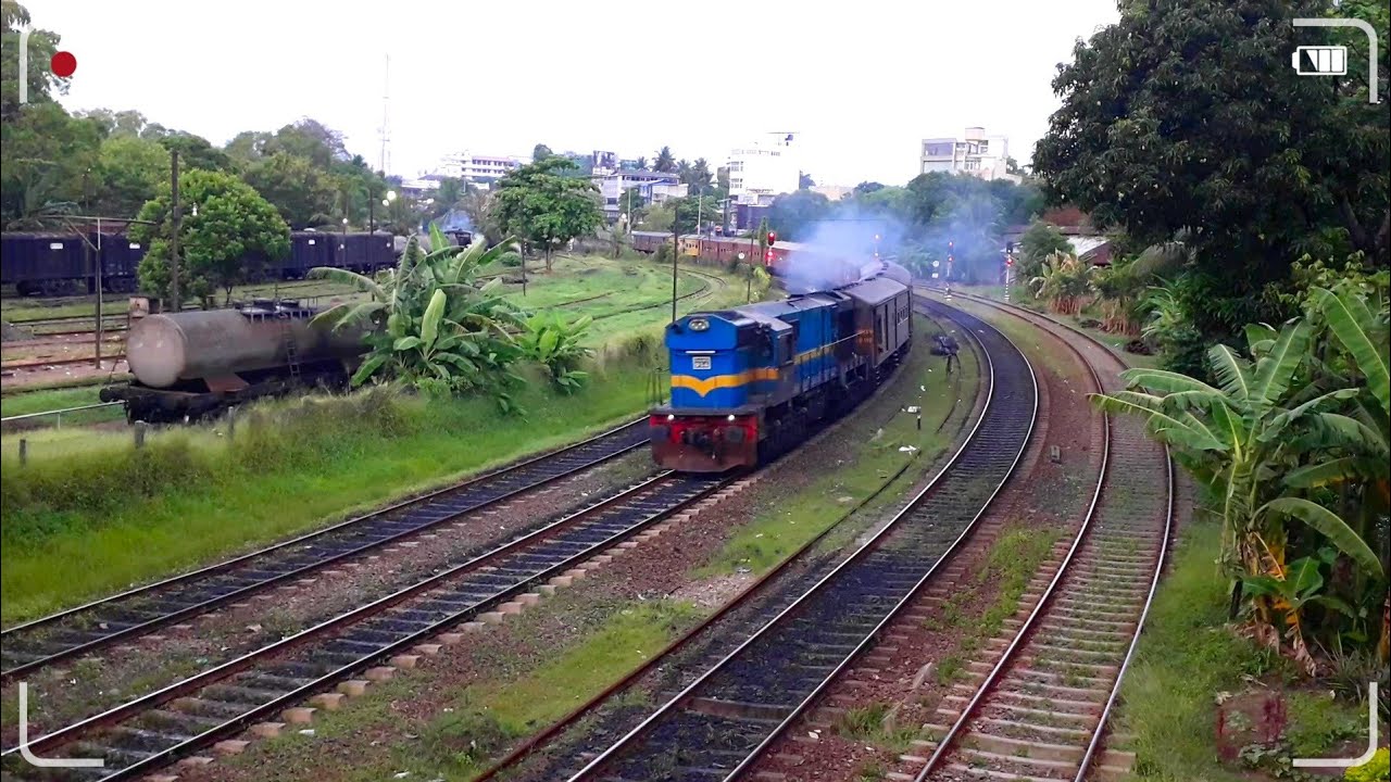 Class M10 914 | Indian Locomotive Class | WDM3D | is hauling Coastal ...