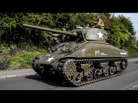 Wonderful radial engine sound of a Sherman M4A1 76mm