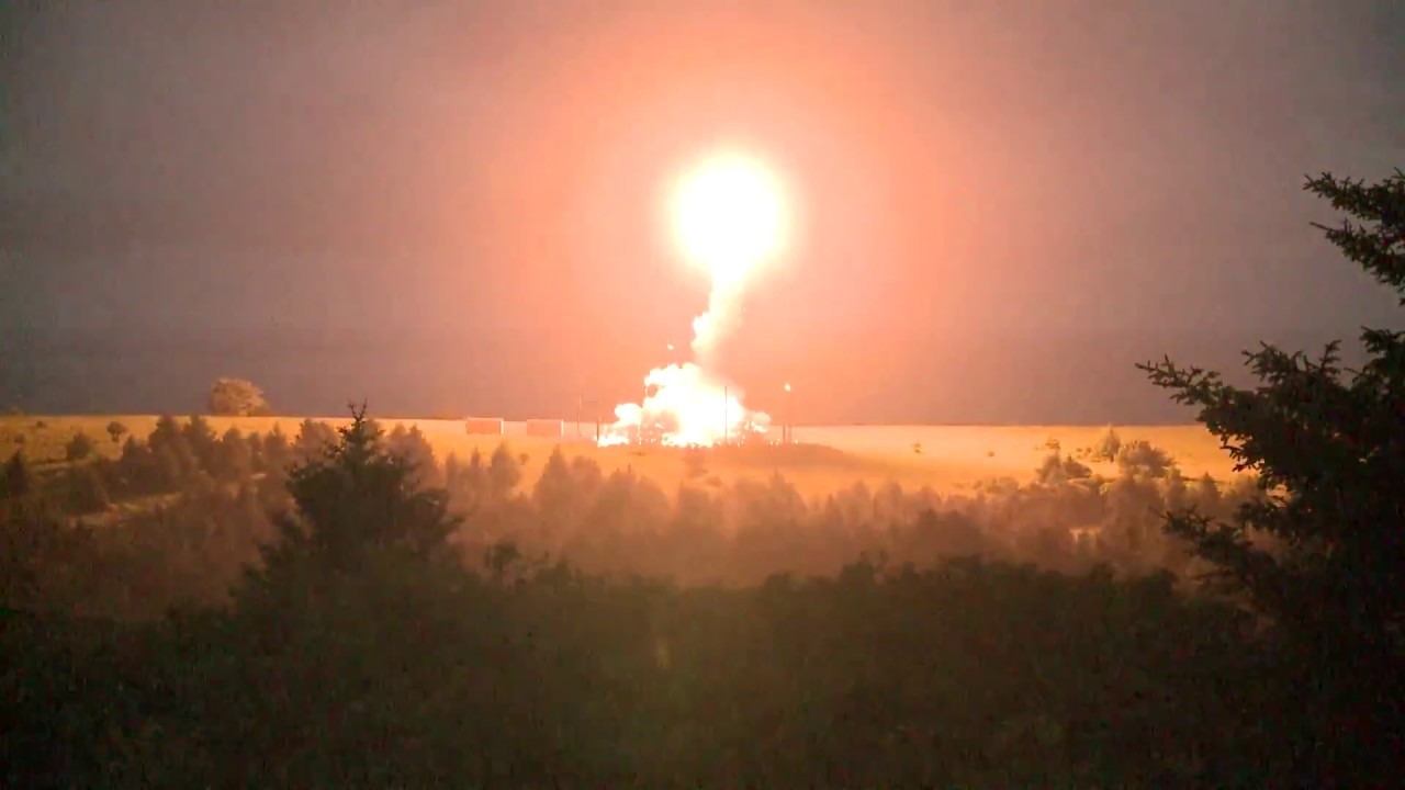 FTT-18 THAAD Flight Test Video - YouTube