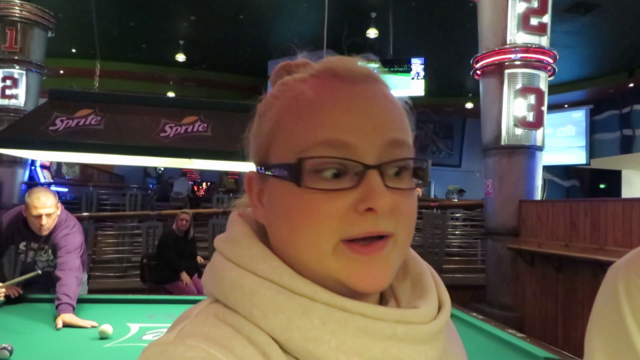 AFTERNOON AT BUTLINS ( BOWLING AND AMERICAN POOL PART TWO ) - YouTube