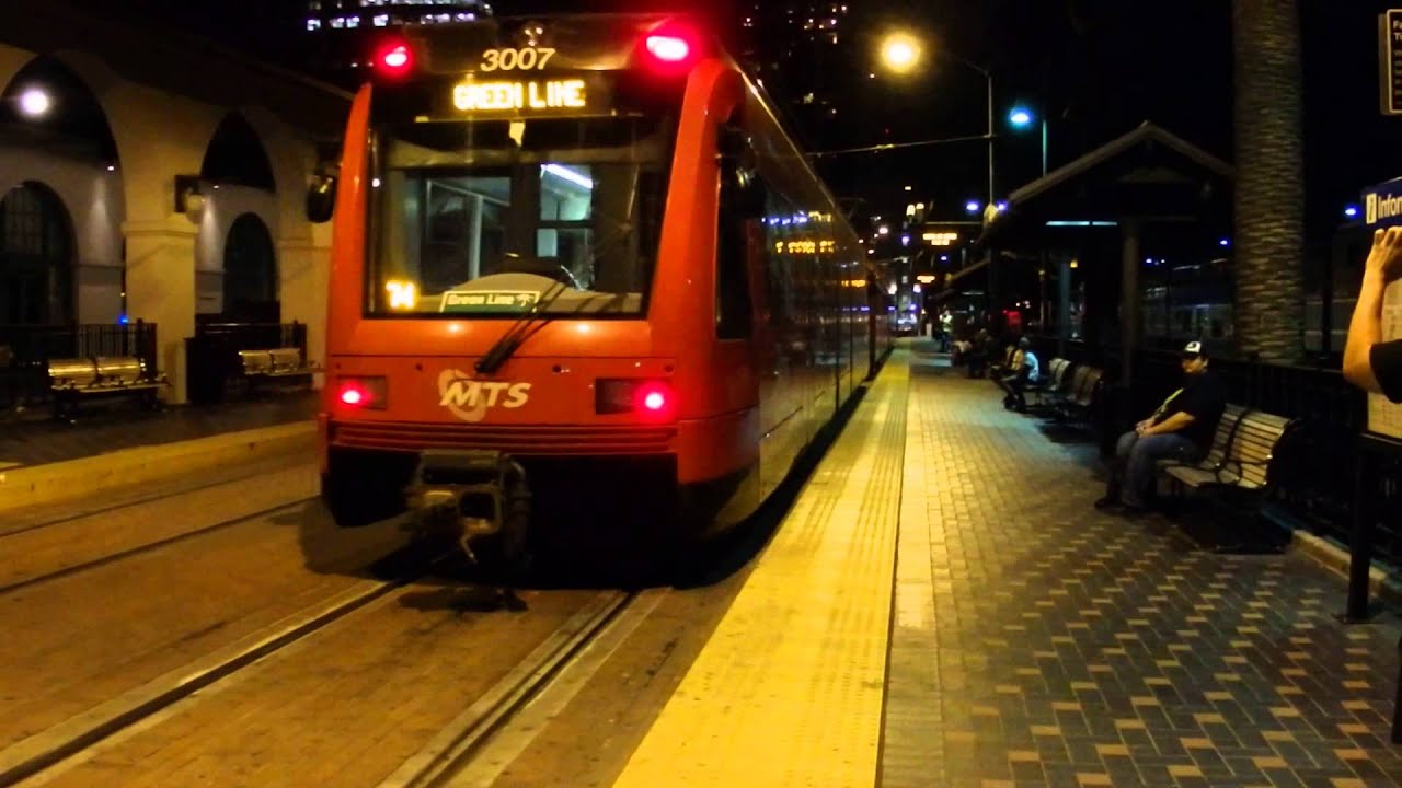 SDMTS San Diego Trolley Siemens S-70's & Siemens SD-100's @ Santa Fe ...