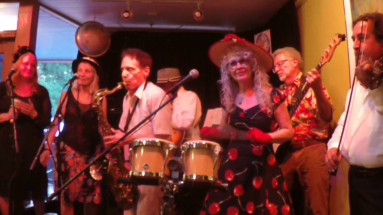 The Studebakers Sentimental Journey - YouTube