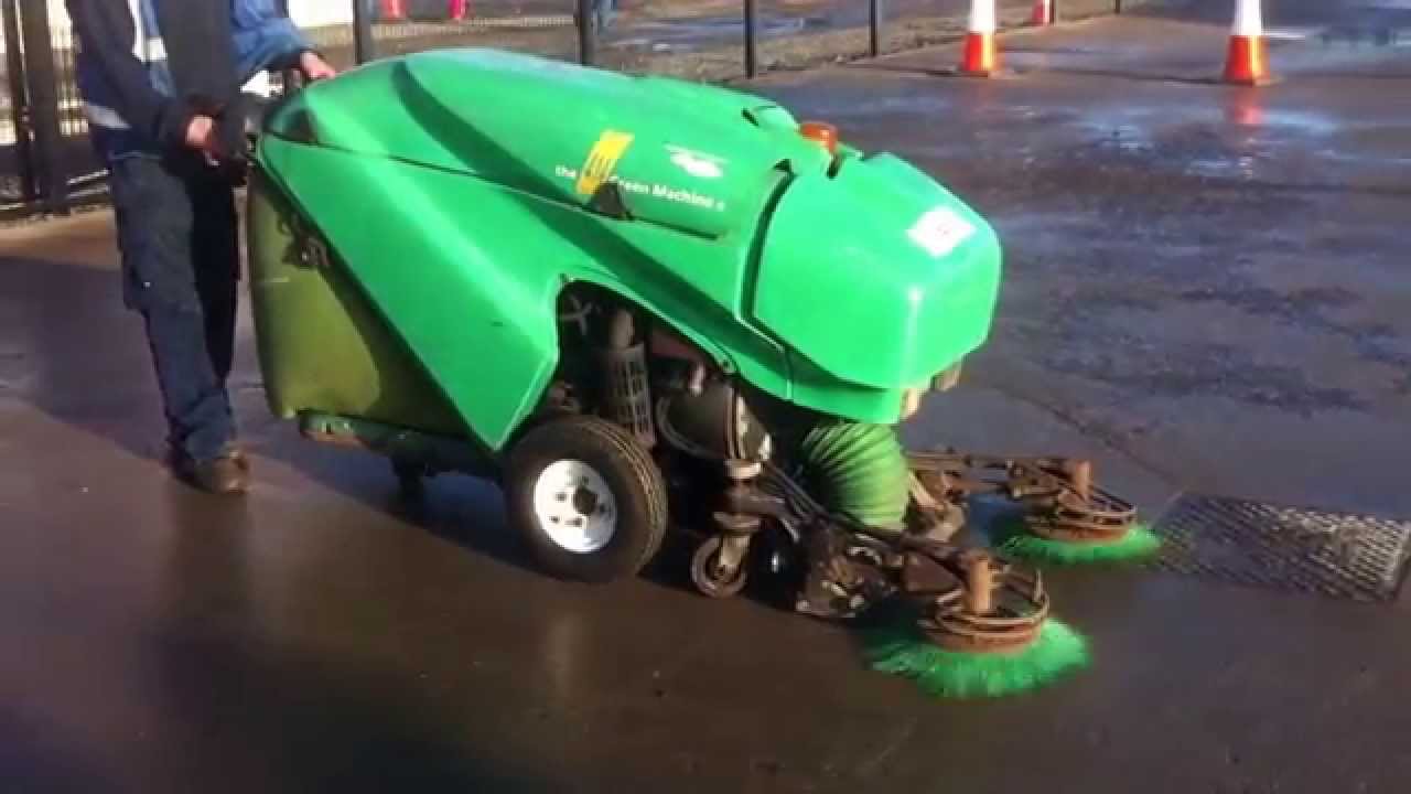 APPLIED GREEN MACHINE 414 DIESEL PEDESTRIAN SWEEPER - YouTube