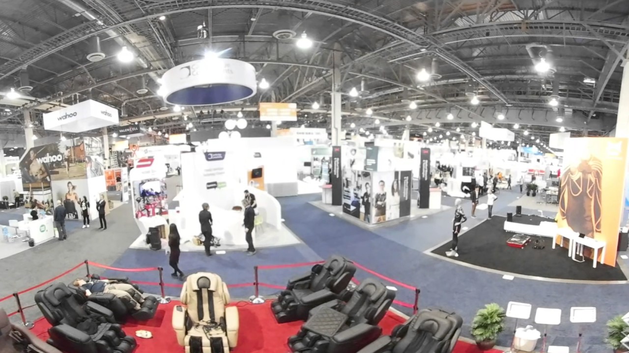 360 Video Luraco iRobotics 7 Chair Review at CES 2017 by Nick Quay ...