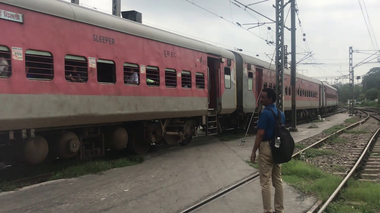 12398 Mahabodhi Express depart from new delhi - YouTube