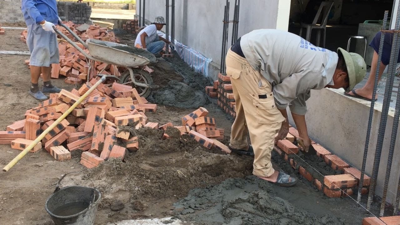 Building a Dream House at 32: Close-up of the Rough Wall Construction ...