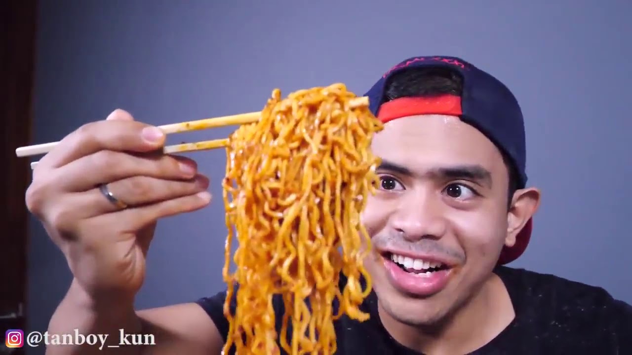 tanboy kun! GOKIL!! MUKBANG 12 BUNGKUS MIE SEDAP KOREAN SPICY CHICKEN ...