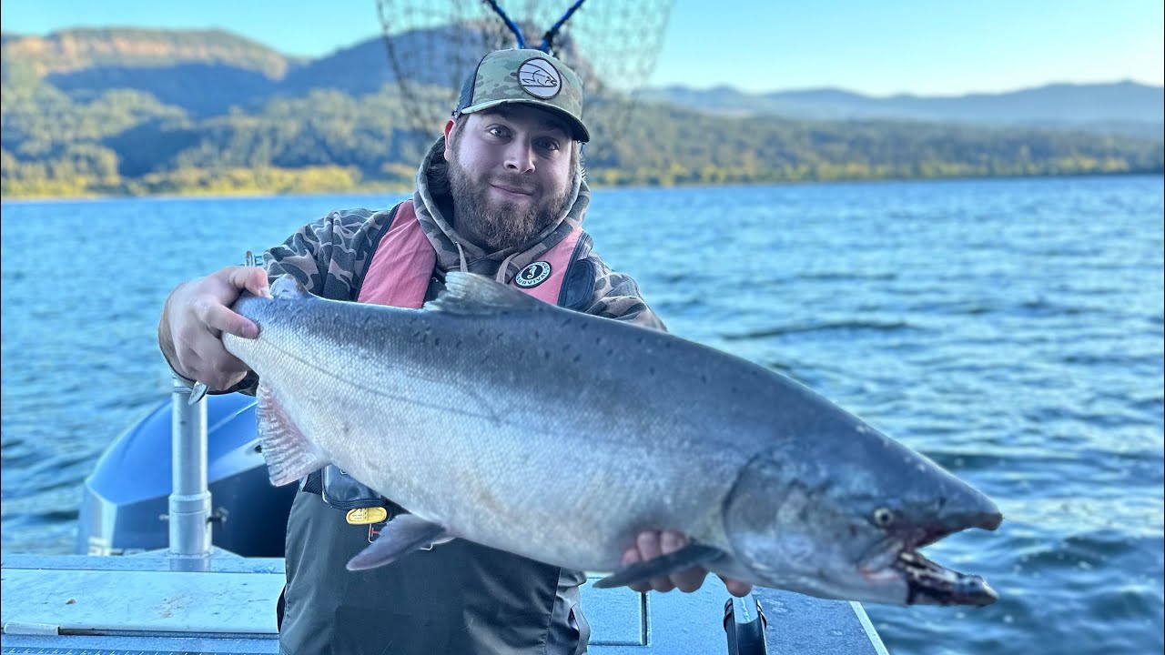 Columbia River KING SALMON Fishing - YouTube