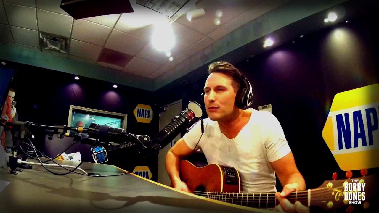 Country Newcomer Russell Dickerson Performs His New Single - YouTube