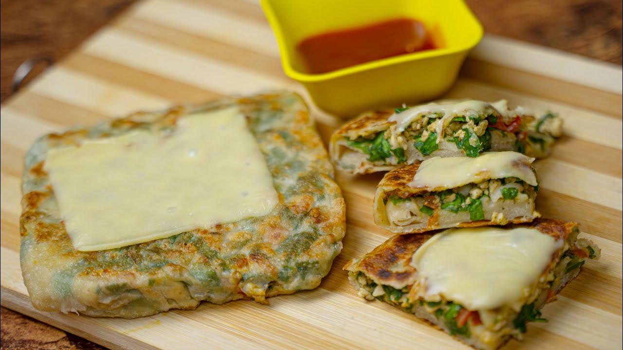 Cheesy Saudi Street Food Mutabbaq Recipe by YUMMY BITES (Sehri Special ...