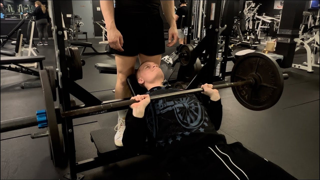 Day 9 Lean Bulk - Chest & Triceps! - YouTube