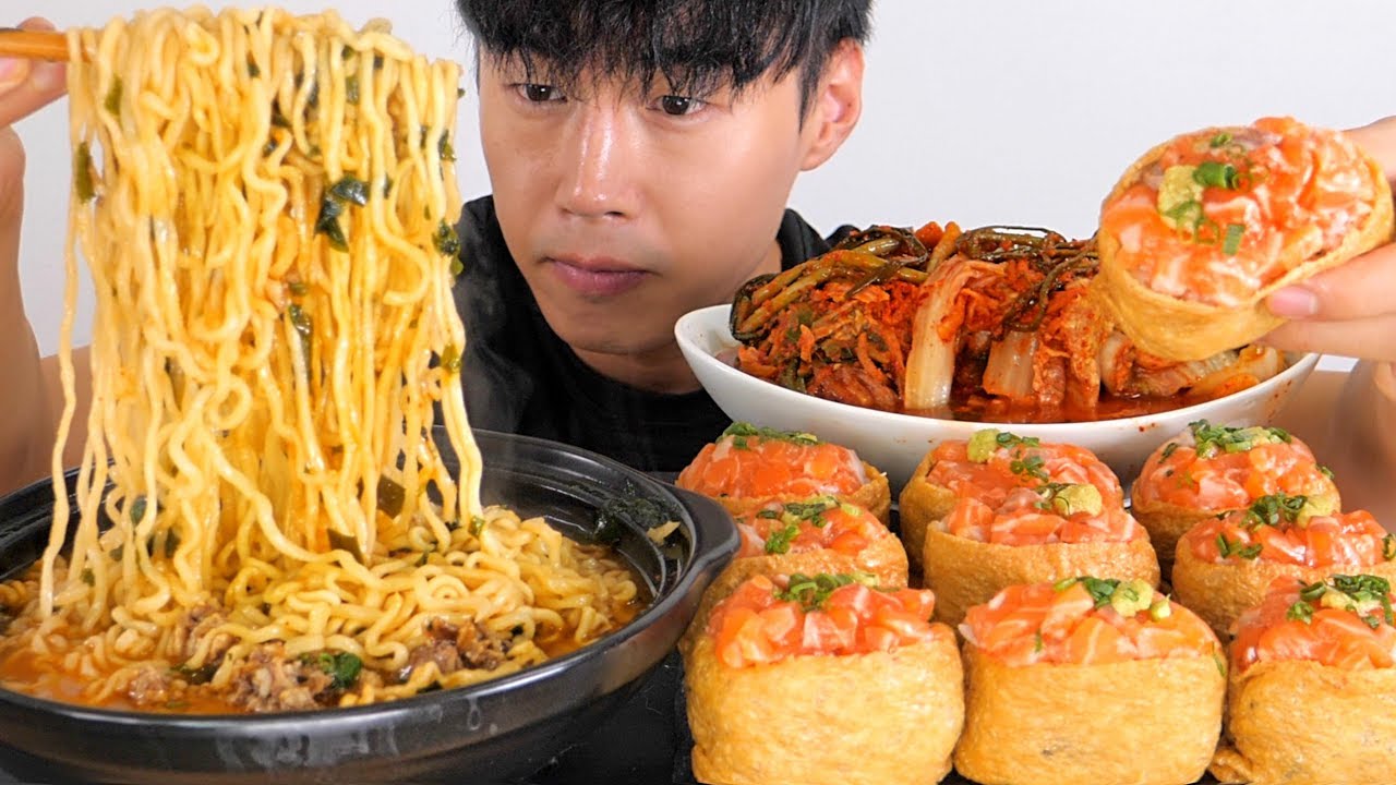 대왕연어초밥 + 우삼겹 너구리 라면 + 파김치 먹방 - ASMR Salmon sushi + Korean noodles ...