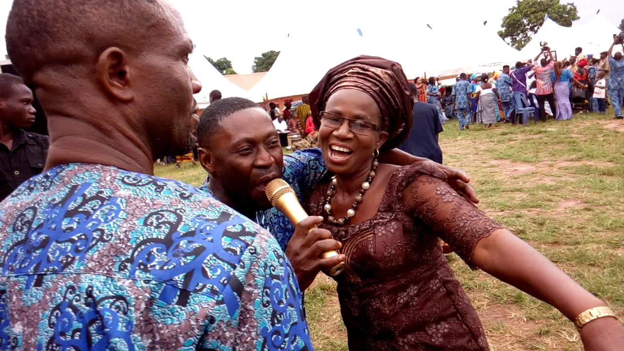 My live performance at Ekpoma - YouTube