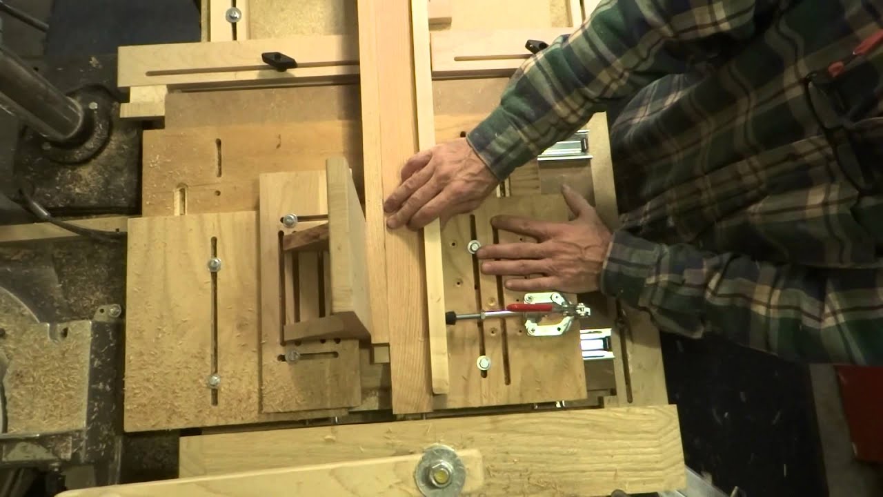 Horizontal Router Table - YouTube