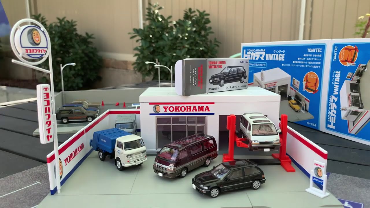 Building the Tomica Limited Vintage Yokohama Tomicarama & Civic Diorama ...