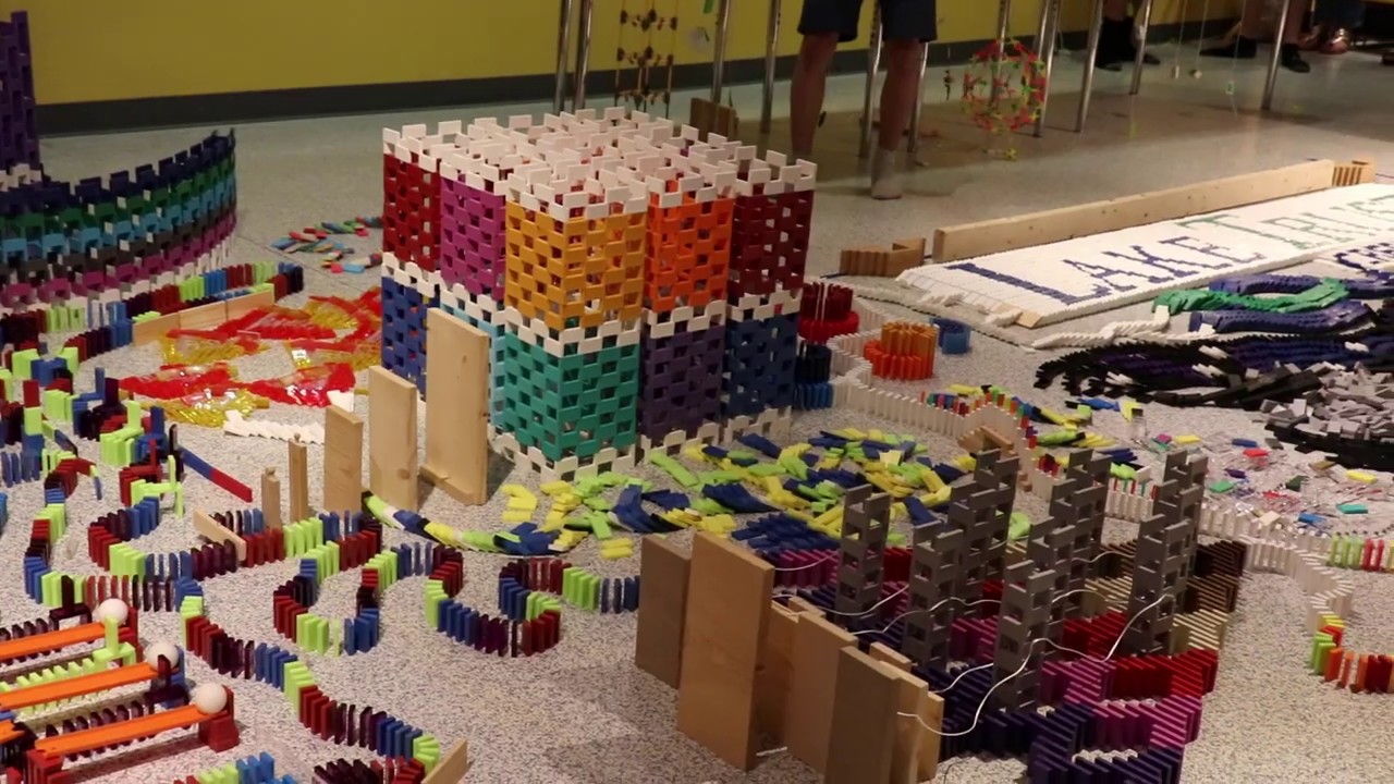 Domino World 2019 Single Shot (Derek) (35,000 DOMINOES ODDLY SATISFYING ...