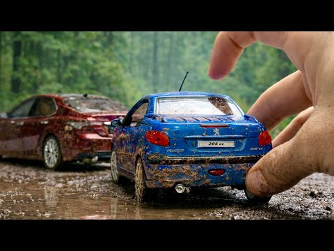 From Asphalt to Mud: The Off-Road Adventure of the Peugeot 206 CC & Toyota Camry Diecast Model Cars!