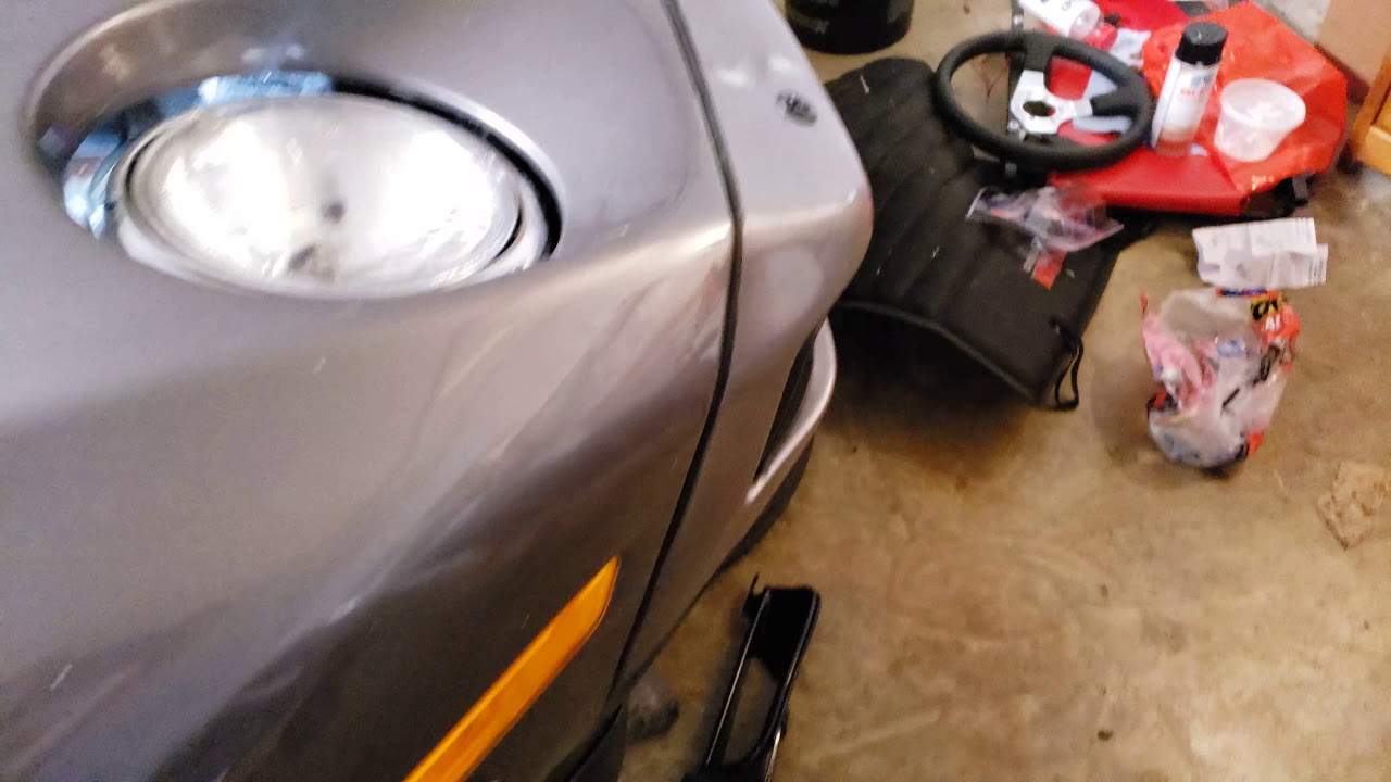 Porsche 928 Horn replacement and chin spoiler repair - YouTube