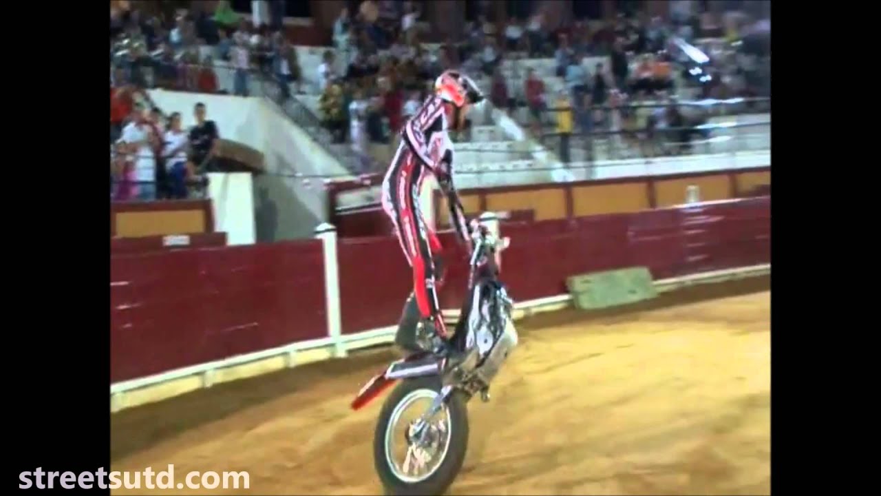 Motorbike Stunt Tricks Show - YouTube