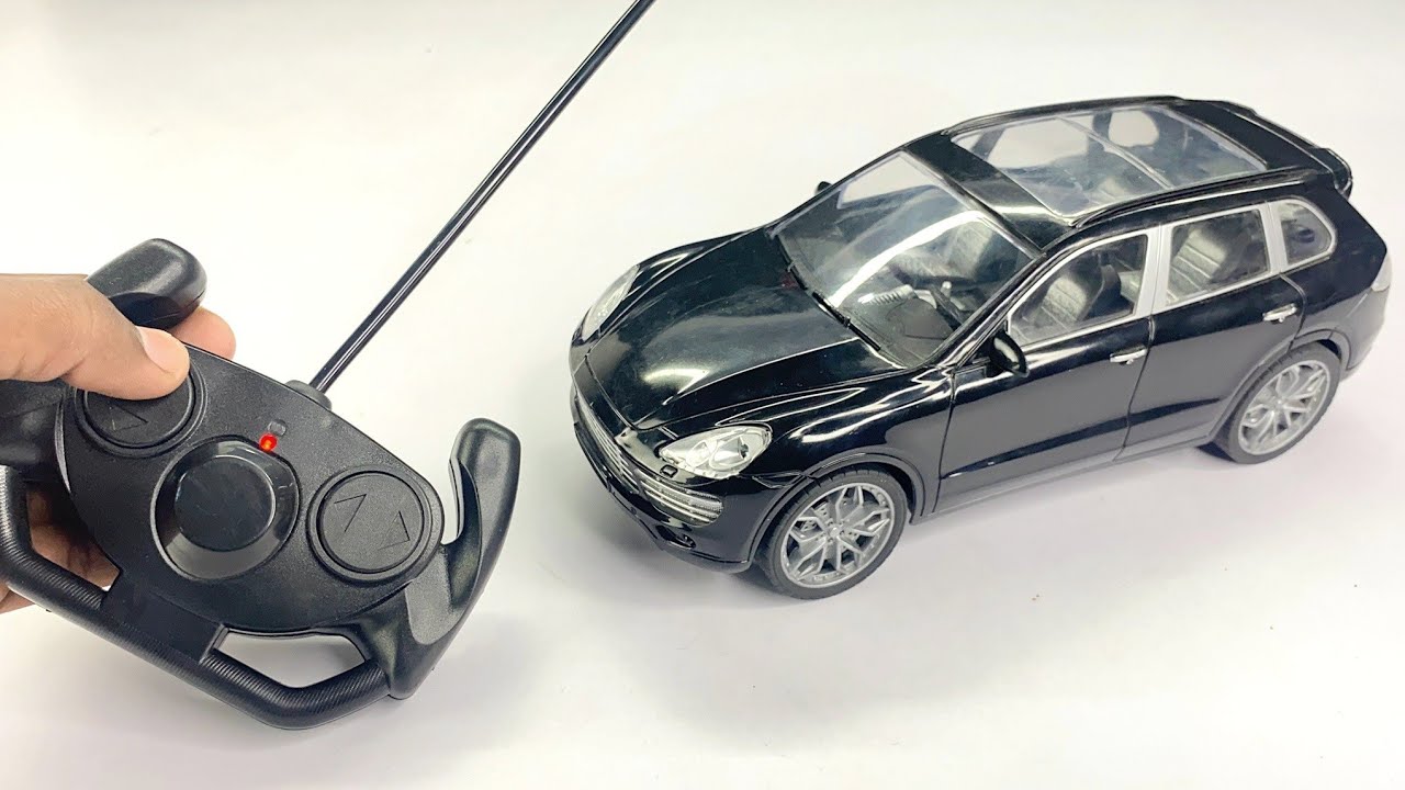 Miniature Model of Toyota Fortuner V8 200 LC200 SUV 1:18 Scale Diecast ...