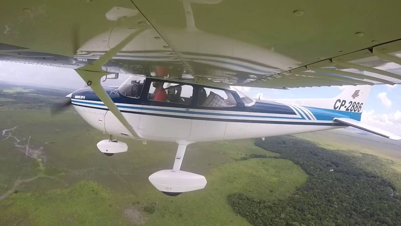 C172 take off RWY 32 TDD - YouTube