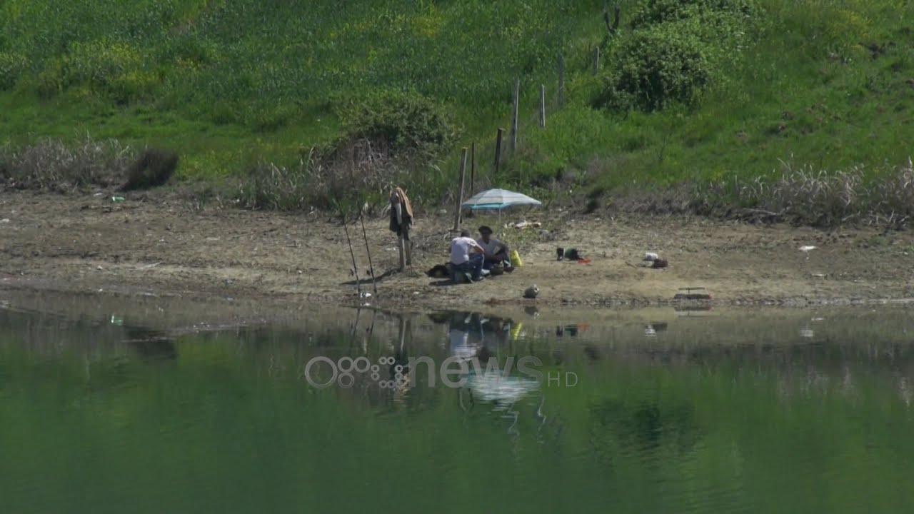 Ora News - Qetësi dhe ajër i pastër, qytetarët mbushin liqenin e Farkës ...