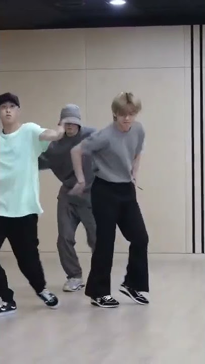 BTS Dynamite dance practice 💜 || #bts #taehyung #jk #jin #suga #rm #jhope #jimin #bangtan # ...