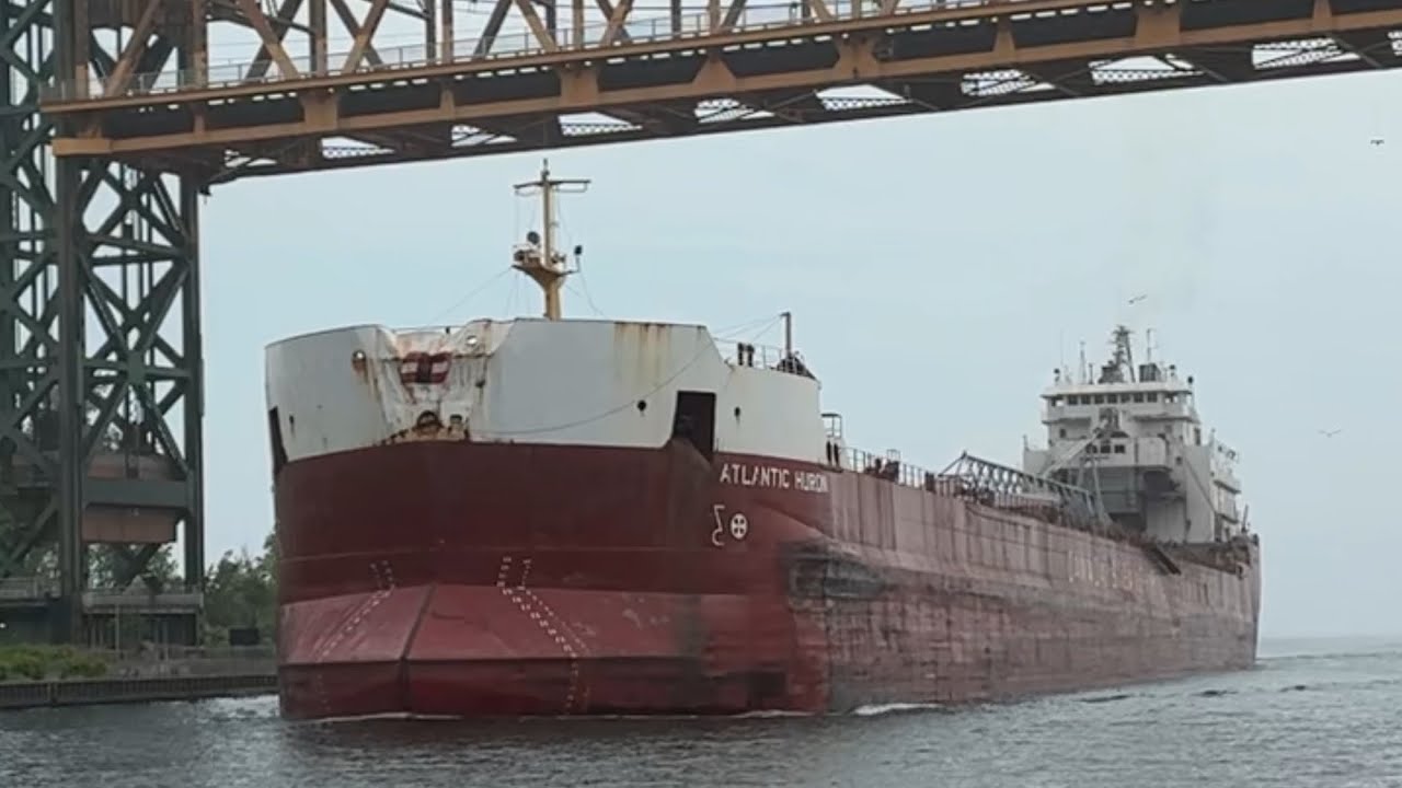 CSL ATLANTIC HURON 🇨🇦 (Self Discharging Bulk Carrier) Sailing into ...