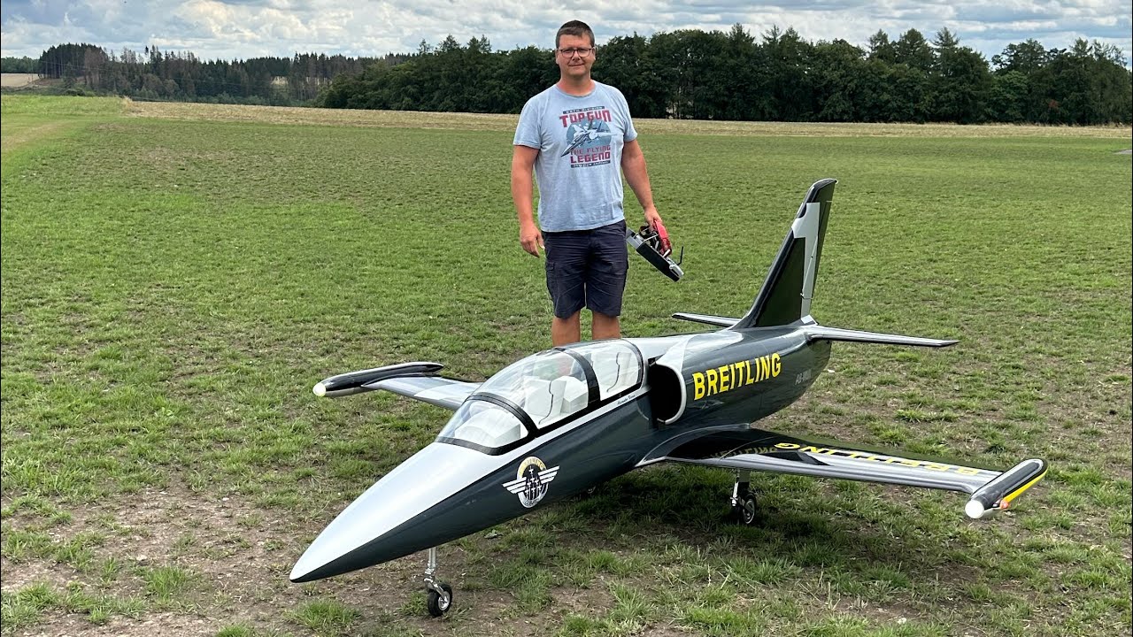 BIG TOMAHAWK ALBATROS L-39 RC JET🔥 @ AC TEUSCHNITZ - YouTube