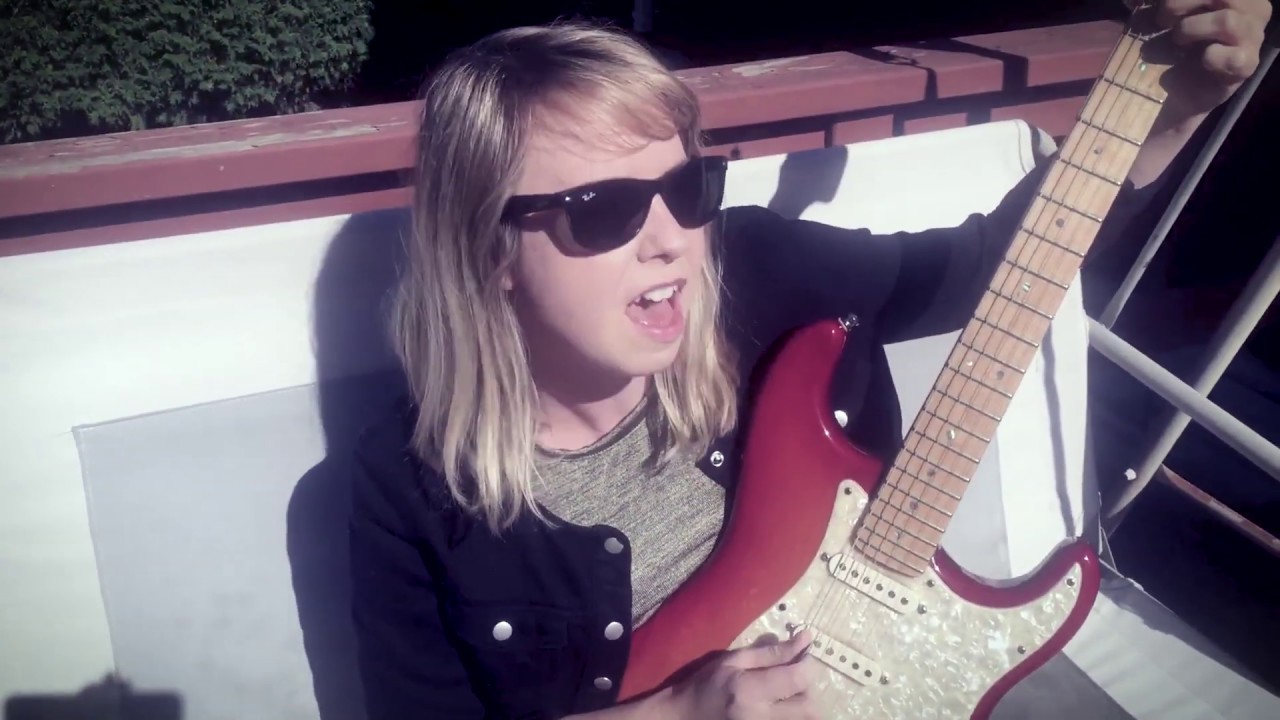 Emily Burgess & The Emburys - Black and Blue - YouTube