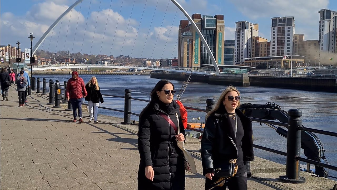 🇬🇧 NEWCASTLE UPON TYNE WALKING TOUR, BEAUTIFUL WALK ALONG THE RIVER ...