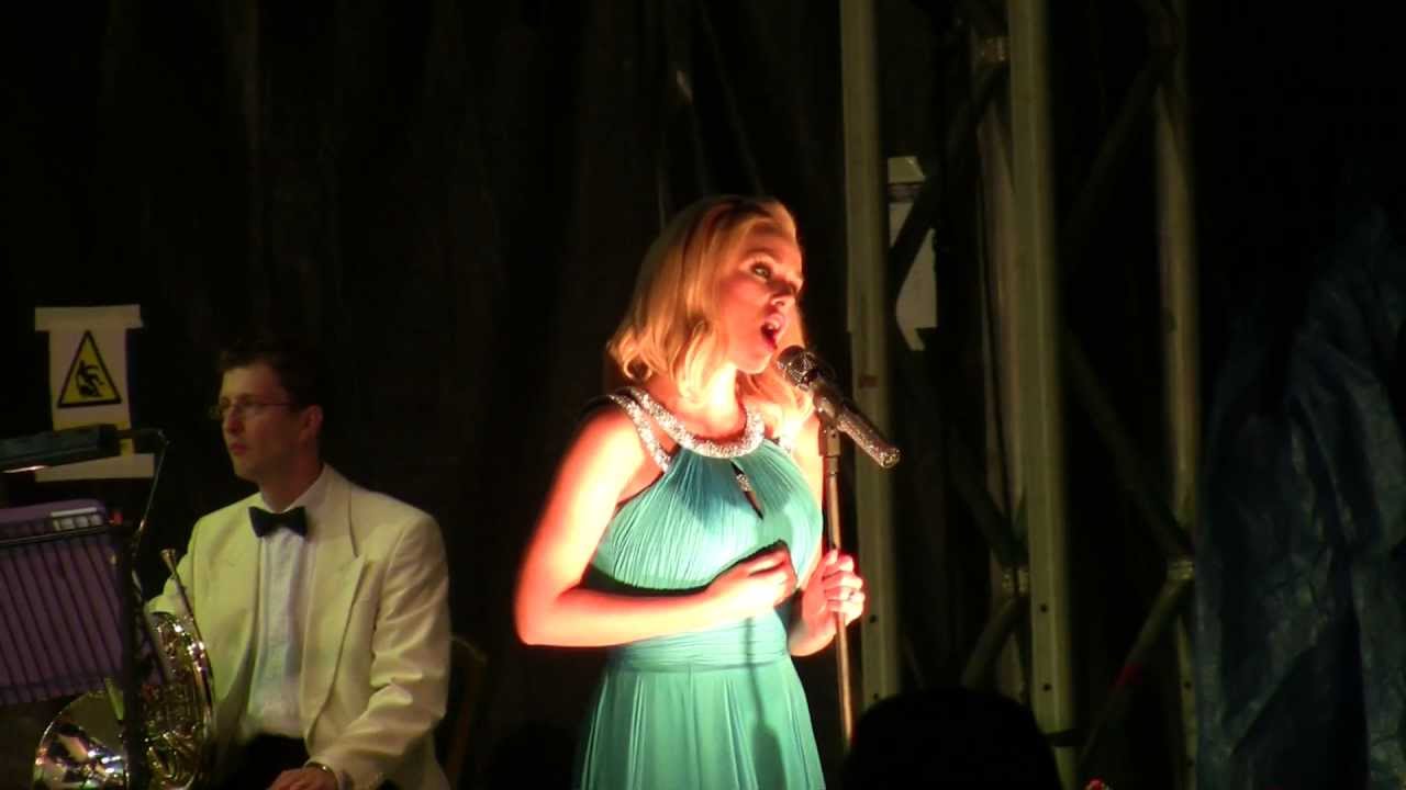 Katherine Jenkins - In the Arms Of An Angel - Live - YouTube