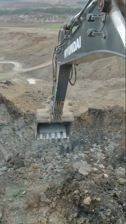 Deep digging operator - YouTube