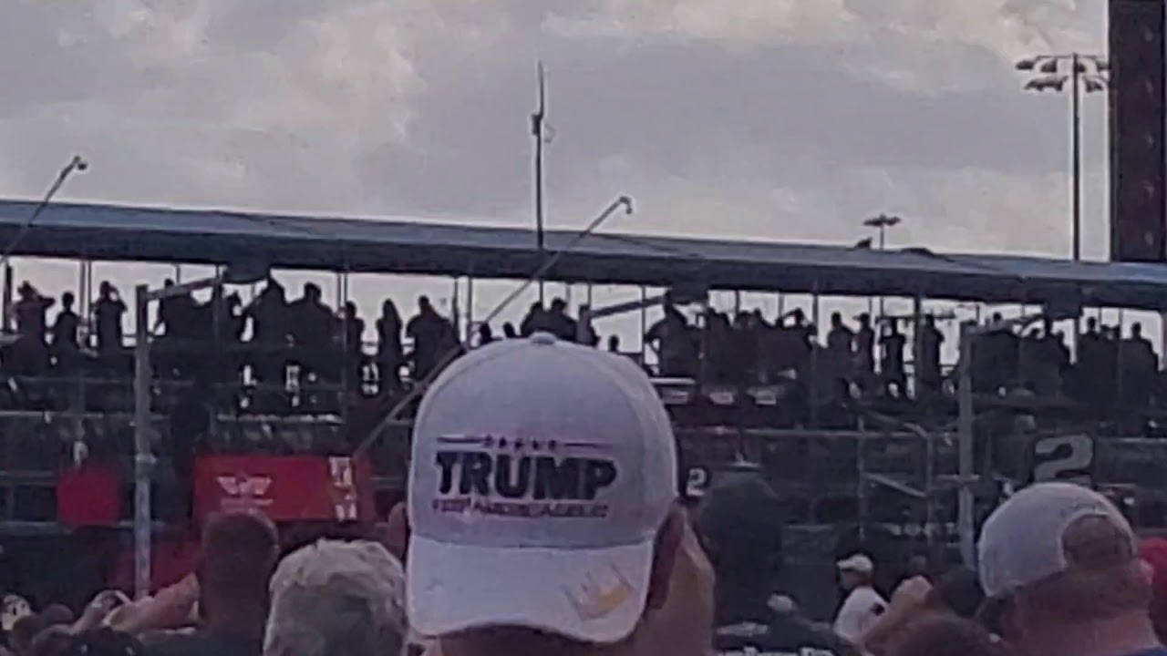 Air Force One (President Trump) fly by at the Daytona 500 2/16/20 - YouTube