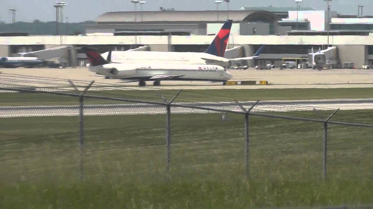 KCVG Airplane Spotting May 20, 2012 - YouTube