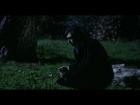 Polat Memati'nin Mezarında