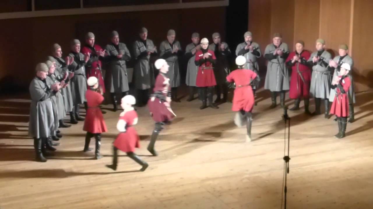 Polyphonic ensemble from Georgia - Kid dances - YouTube