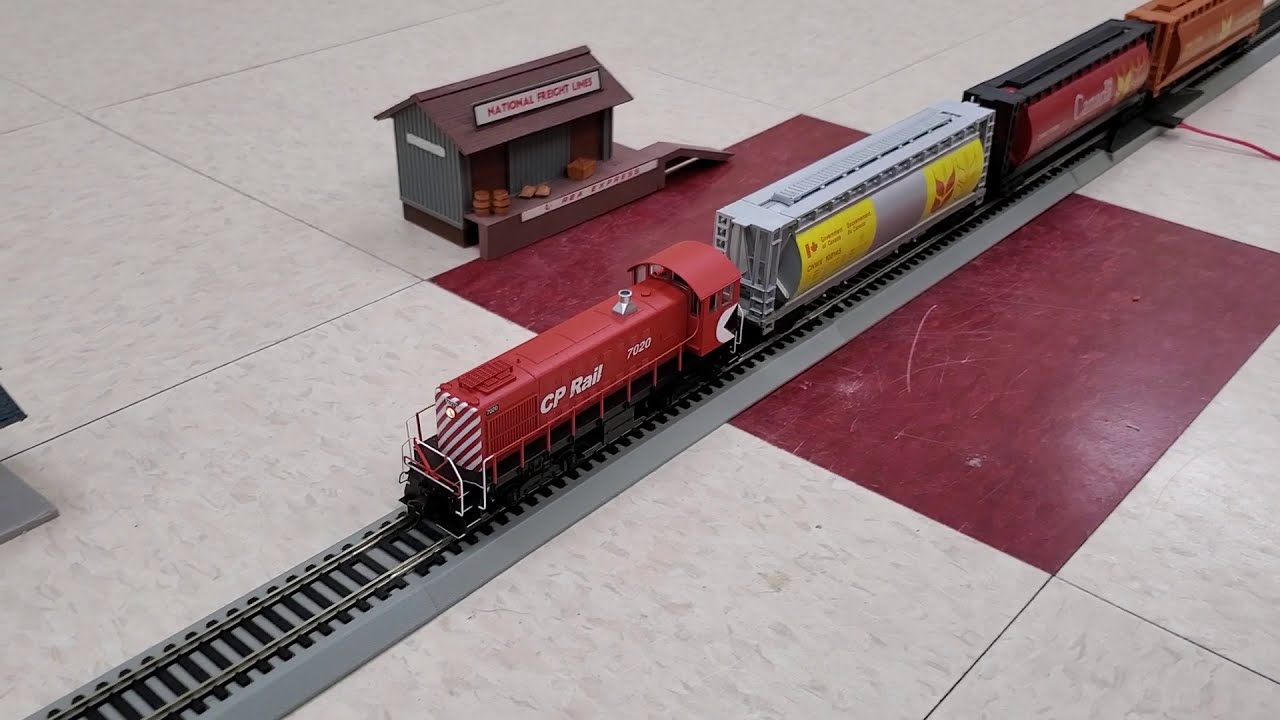 Ho Scale CP Rail Alco S2 Diesel Switcher by Bachmann - YouTube