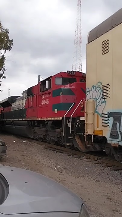 Ferromex/GE/EMD/AC4400CW/SD70ACe/4515/4045/ dejando flete en Lecheria. - YouTube
