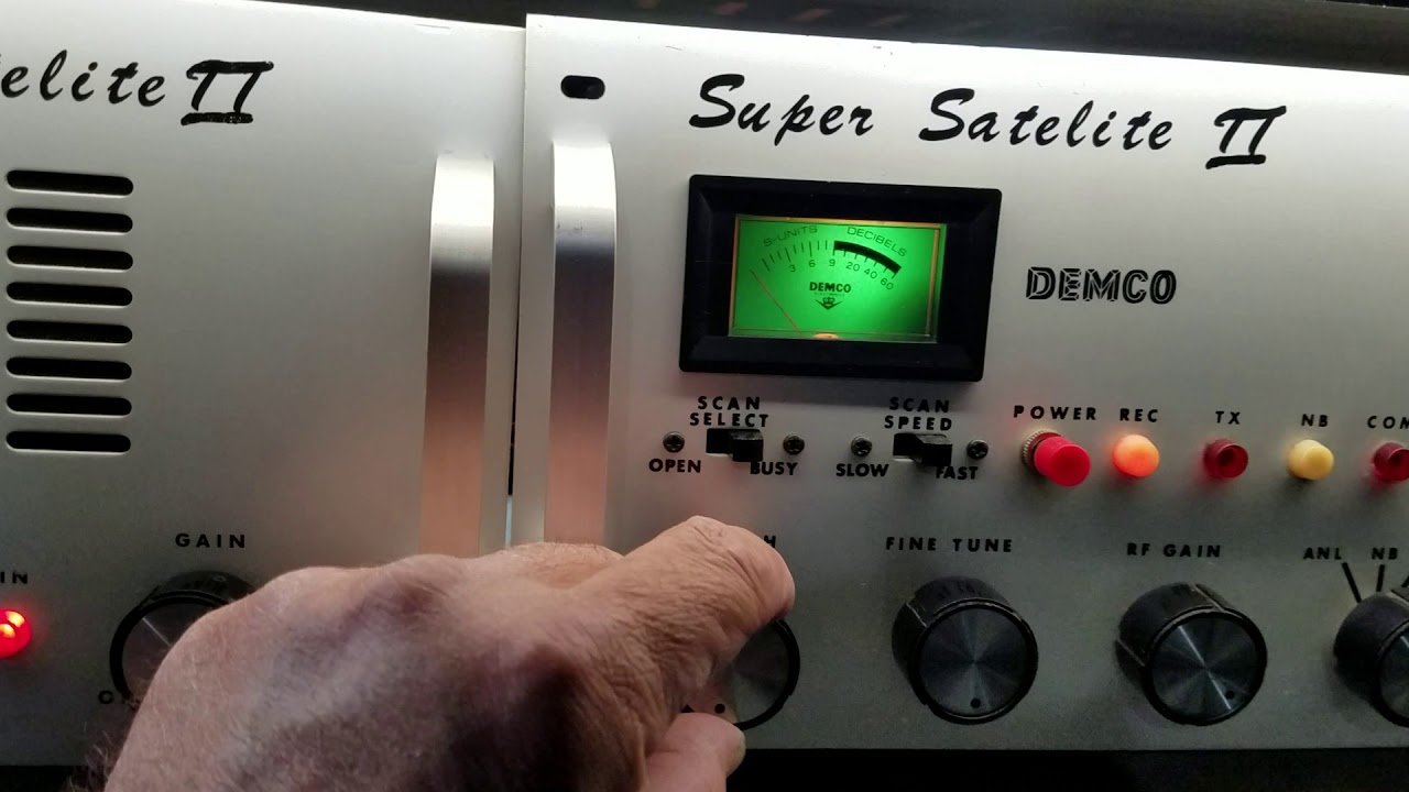 Demco Super Satellite II! Thanksgiving eve! Old Tube radios having a ...