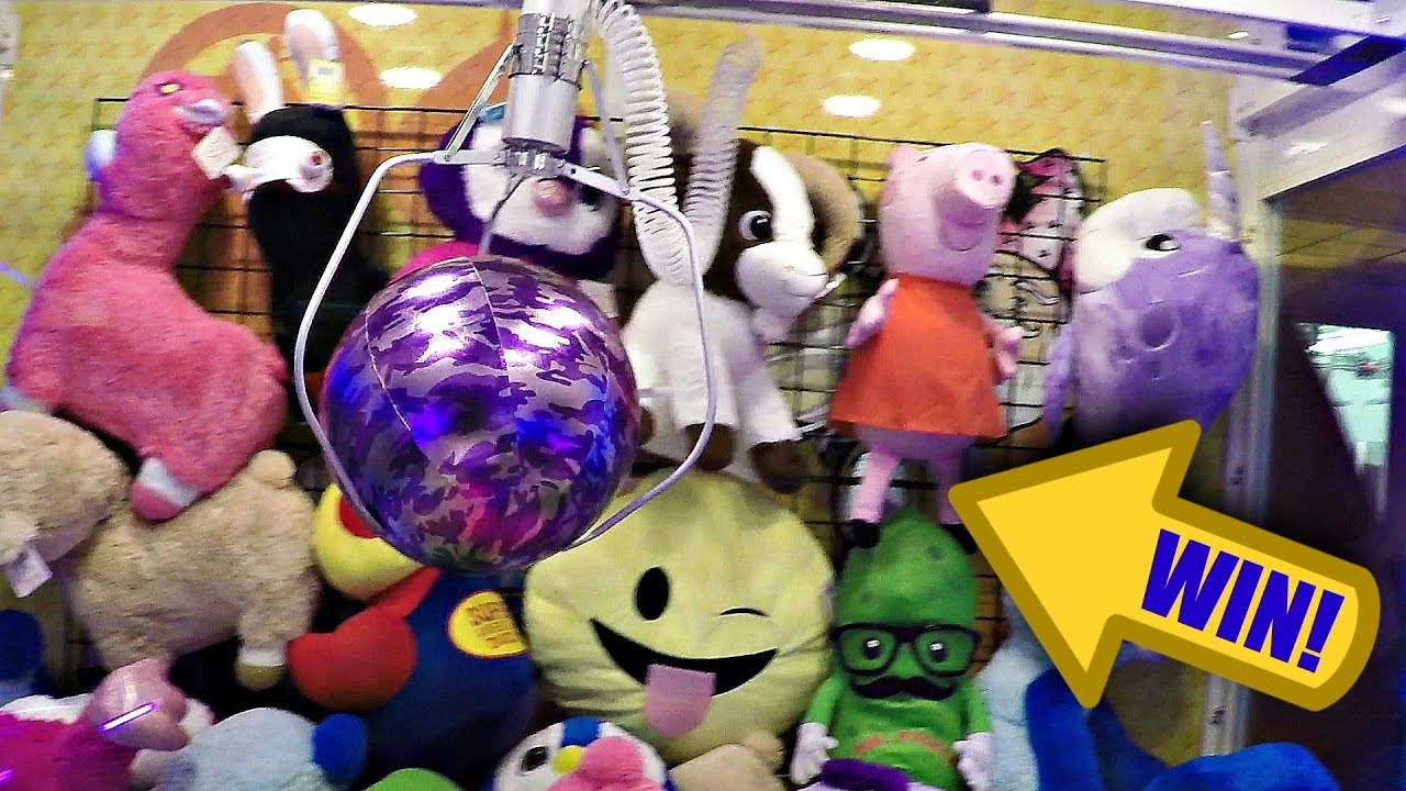 Arcade Claw Machine Prize Wins Playing The Giant Machine! クレーンゲーム - YouTube