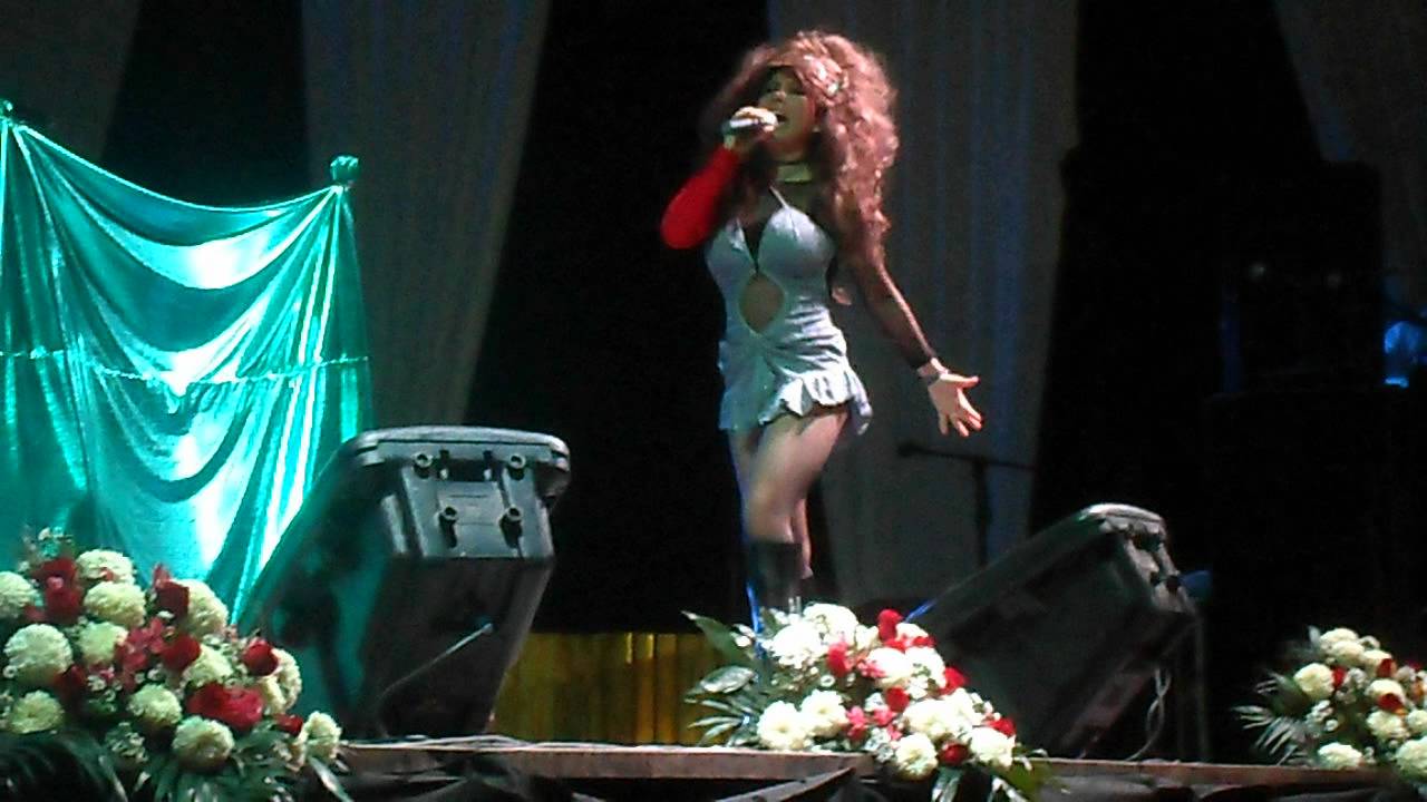 SHOW DE SAMIA LA MEJOR IMITADORA DE MÉXICO - YouTube