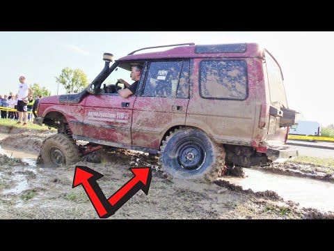 Land Rover Discovery 300Tdi - EXTREME OFF-ROAD Parkour 💪 - Climbing, Mud & Water Moat!