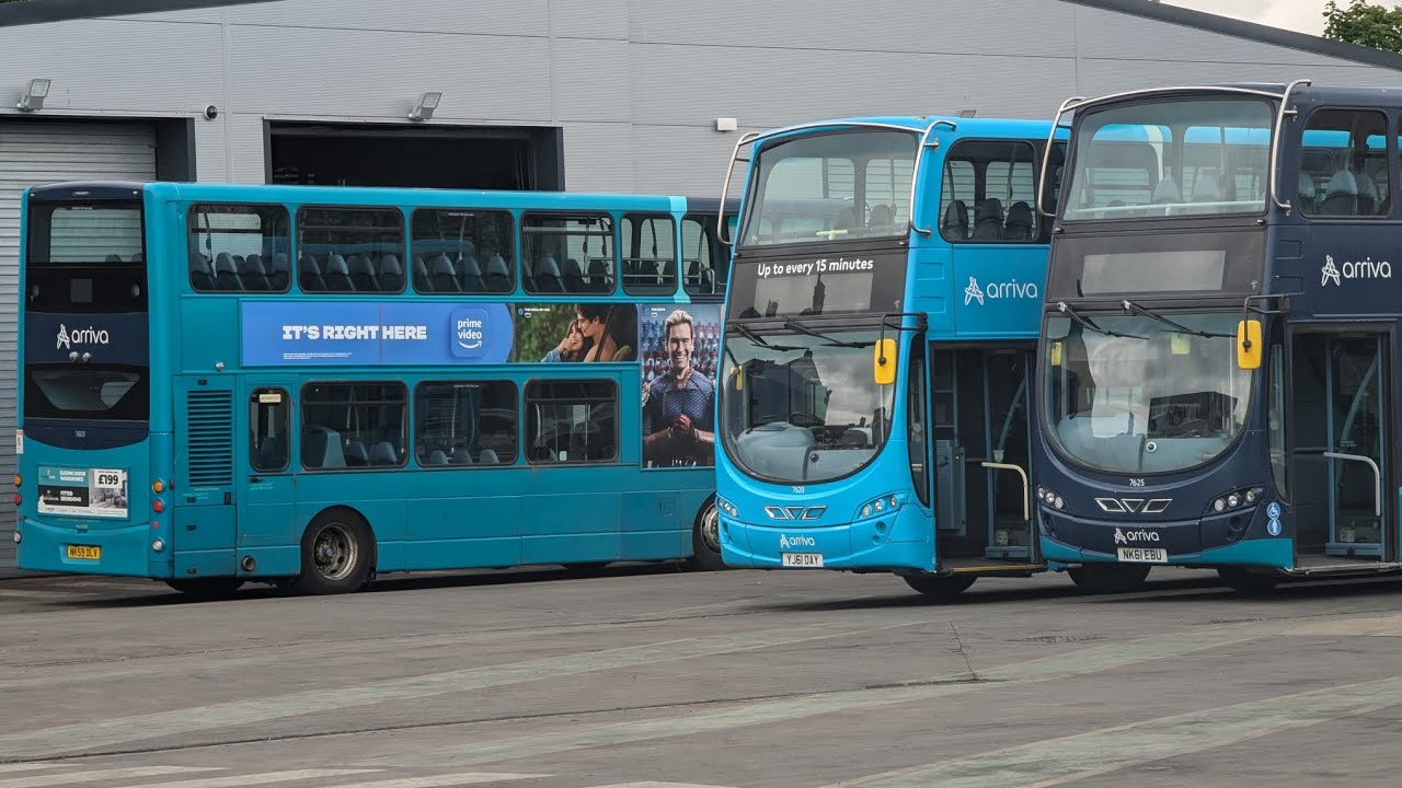 bus spotting at Blyth bus station with my mates driving past - YouTube