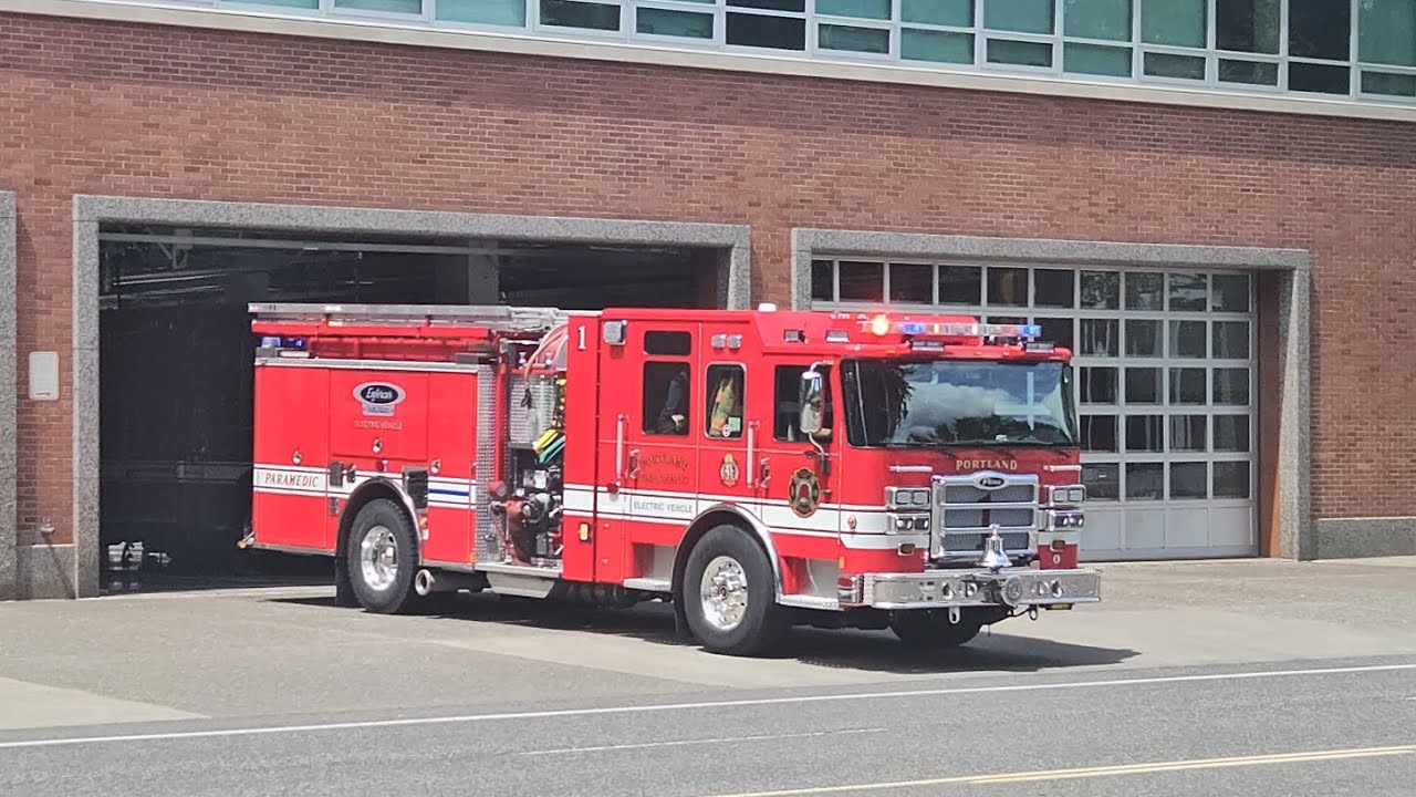 Portland Fire Engine 1 Responding - YouTube