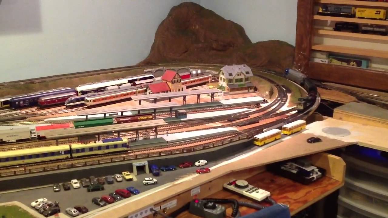 CMX CN Clean Machine cleaning HO Track - YouTube