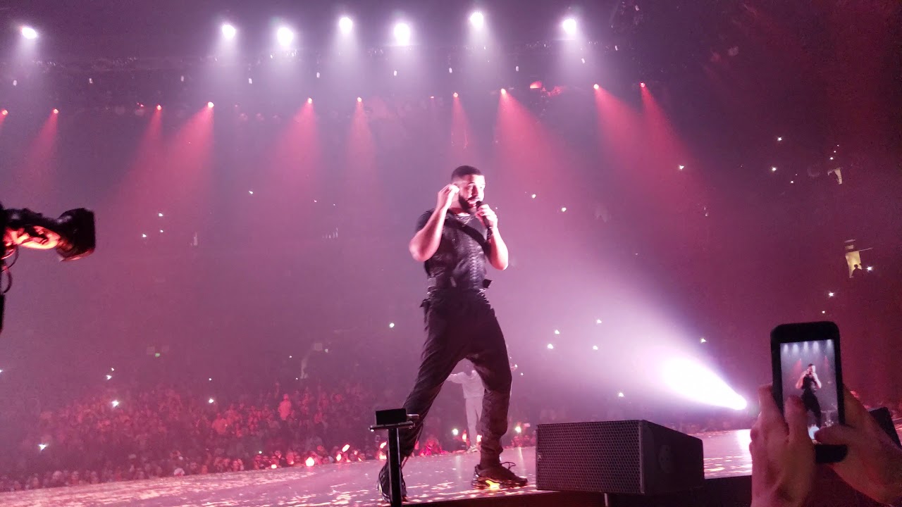 Drake ft. Migos- Versace (10/27/18 Oakland) - YouTube
