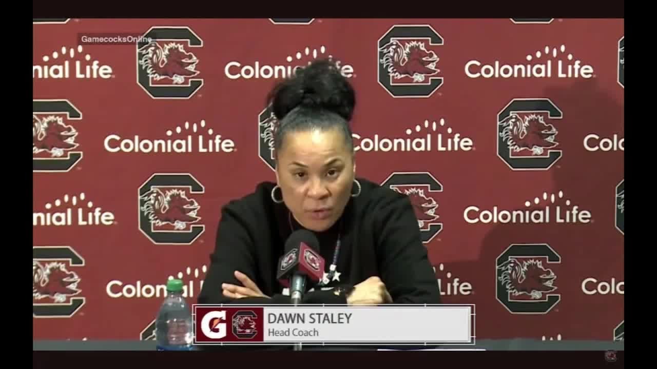 No. 1 South Carolina beats Georgia 70-56 for SEC record - YouTube